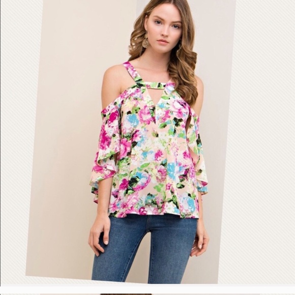 entro | Tops | Nwt Entro Floral Cold Shoulder Top Waterfall Sleeves ...